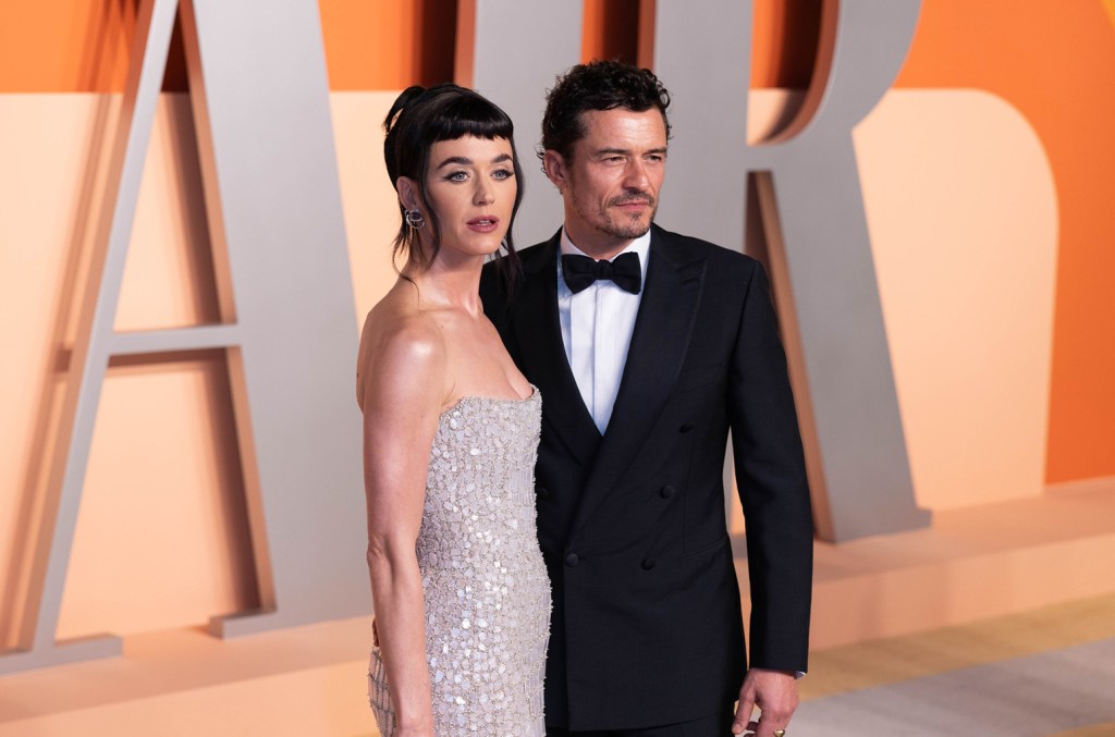 Katy Perry e Orlando Bloom passam dia em família em passeio de barco ...