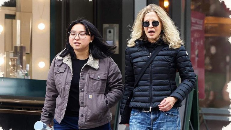 Meg Ryan e filha Daisy, 21, passeiam por Londres em rara saída - Portal ...