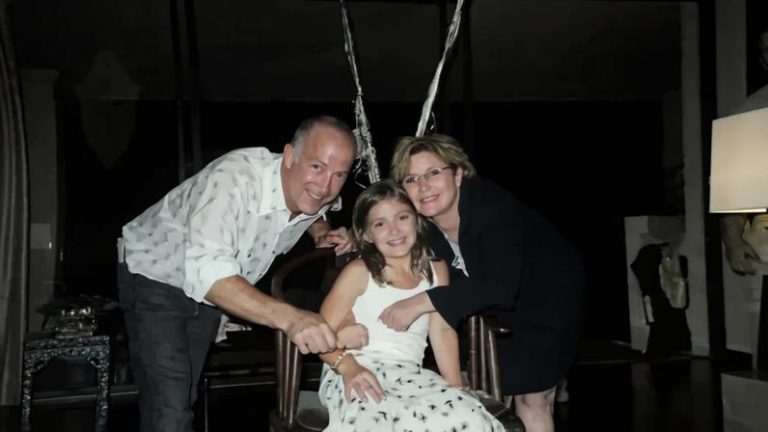 Billie Lourd presta tributo comovente à mãe Carrie Fisher - Portal Tela