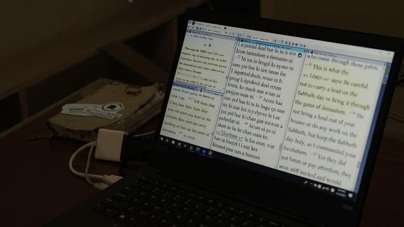 Bíblia completa é publicada em língua Komba - Portal Tela