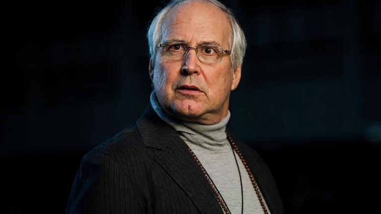 Chevy Chase afirma: 'Não sou racista' ao deixar série - Portal Tela