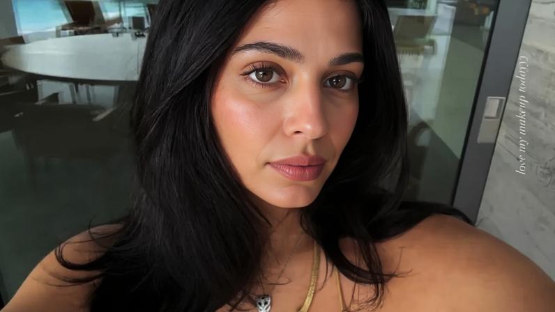 Kylie Jenner combina bikini metálico com mais de US$ 50 mil em ...