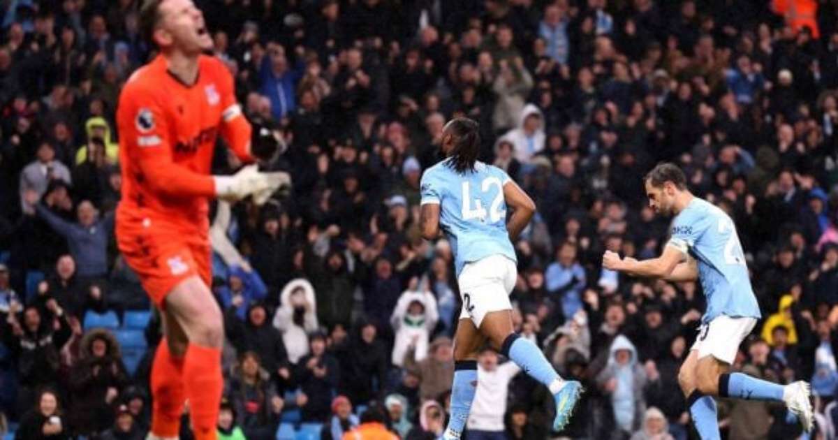 City vence Crystal Palace e aumenta pressão na disputa pelo título ...